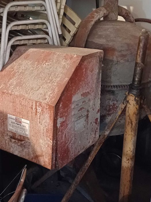 Vendo Betoneira, usada Constantim E Vale De Nogueiras • OLX.pt