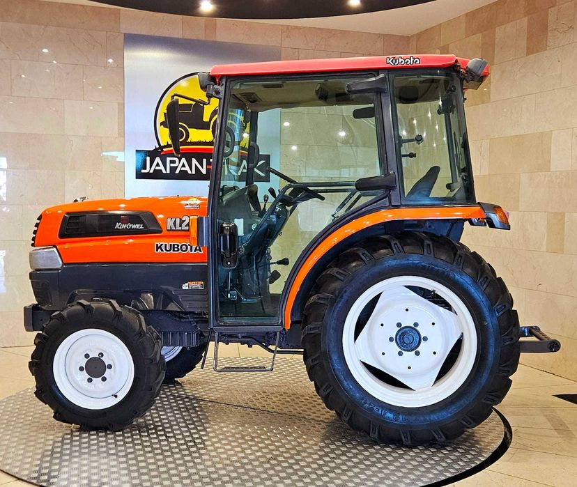 Kubota KL-27,traktorek komunalny,sadowniczy,pług śnieżny. Kabina Radomsko • OLX.pl