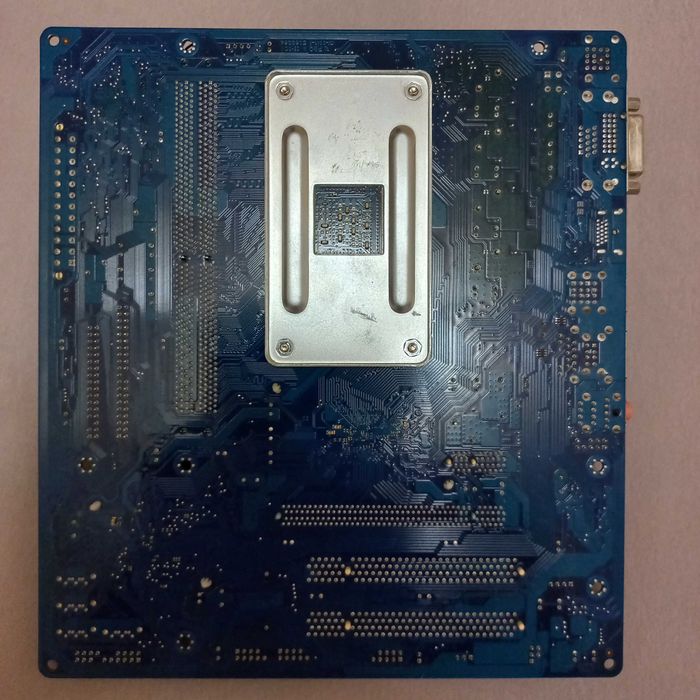 Gigabyte GA-MA74GM-S2 + Athlon II x2 240 + куллер: 550 грн ...