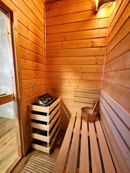 Domek całoroczny nad Jeziorem Mazury Giżycko Jacuzzi Spa Sauna Łódka ...