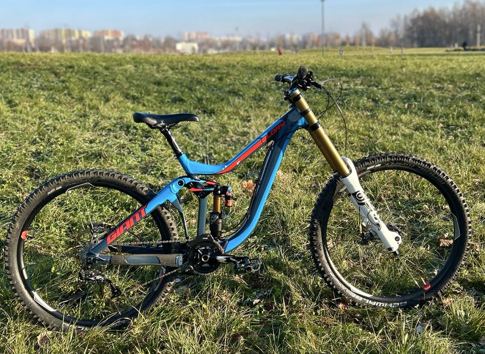 Giant Glory 1 M rower downhill freeride dh fr fox 40 float x2 kashima ...