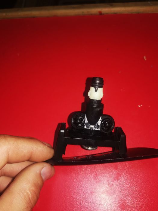 Форсунка омивача фары ліва, пежо 307сс 2.0 бензин 2004г: 2 000 грн ...