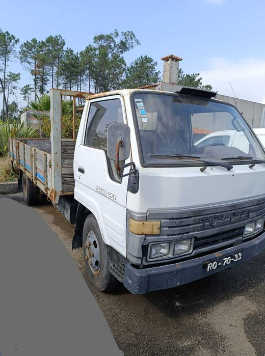 Toyota Dyna 250 caixa longa Cristelo • OLX.pt