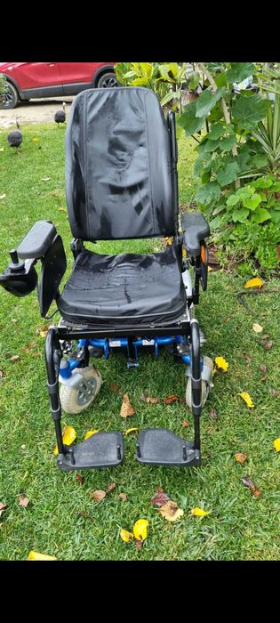 Cadeira de rodas eléctrica Invacare Évora • OLX.pt