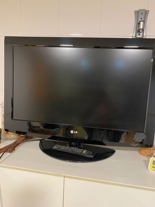 2 Tvs 32 LG 3000 Alcabideche • OLX Portugal