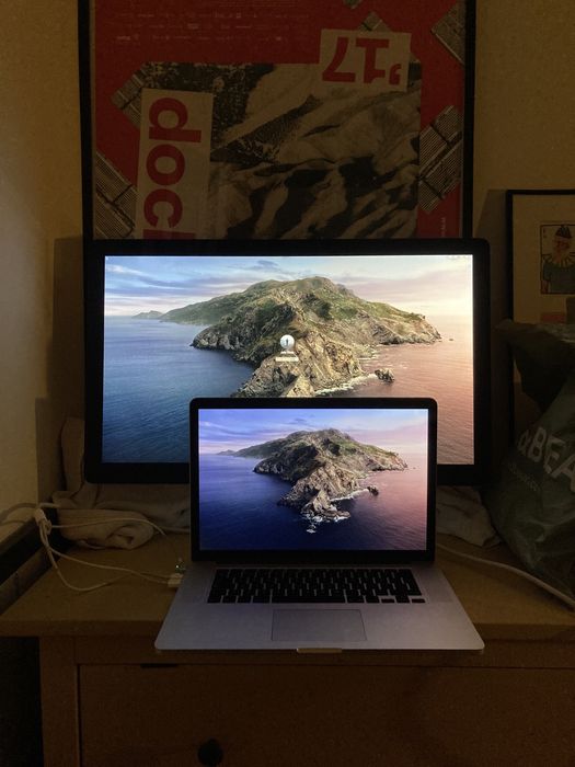 Macbook + Ecrã/Display Apple São Domingos de Rana • OLX.pt