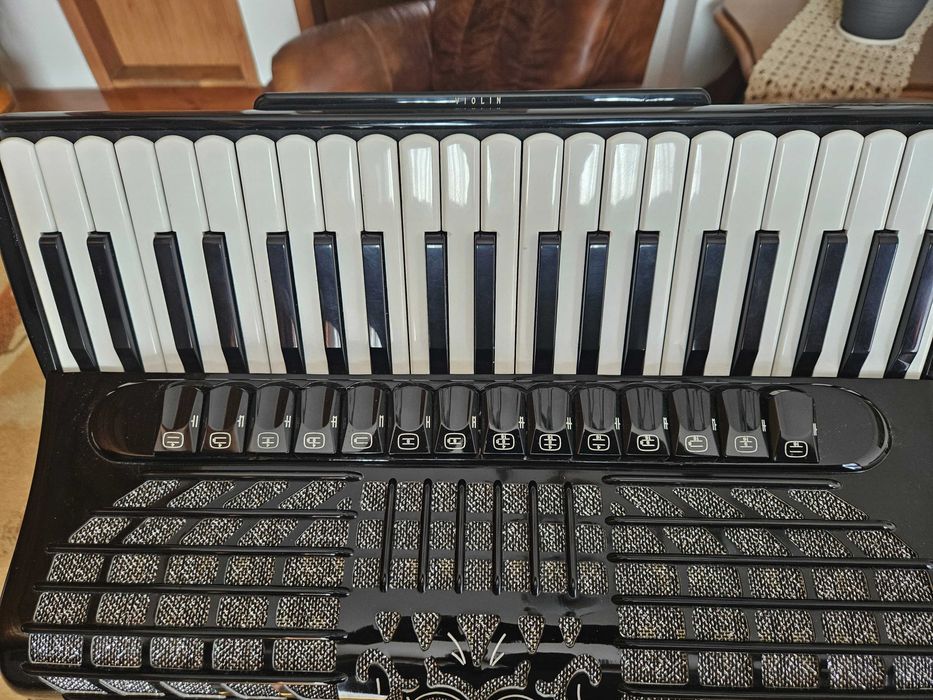 Profesjonalny akordeon Bugari Armando Artist Cass Czechowice-Dziedzice ...