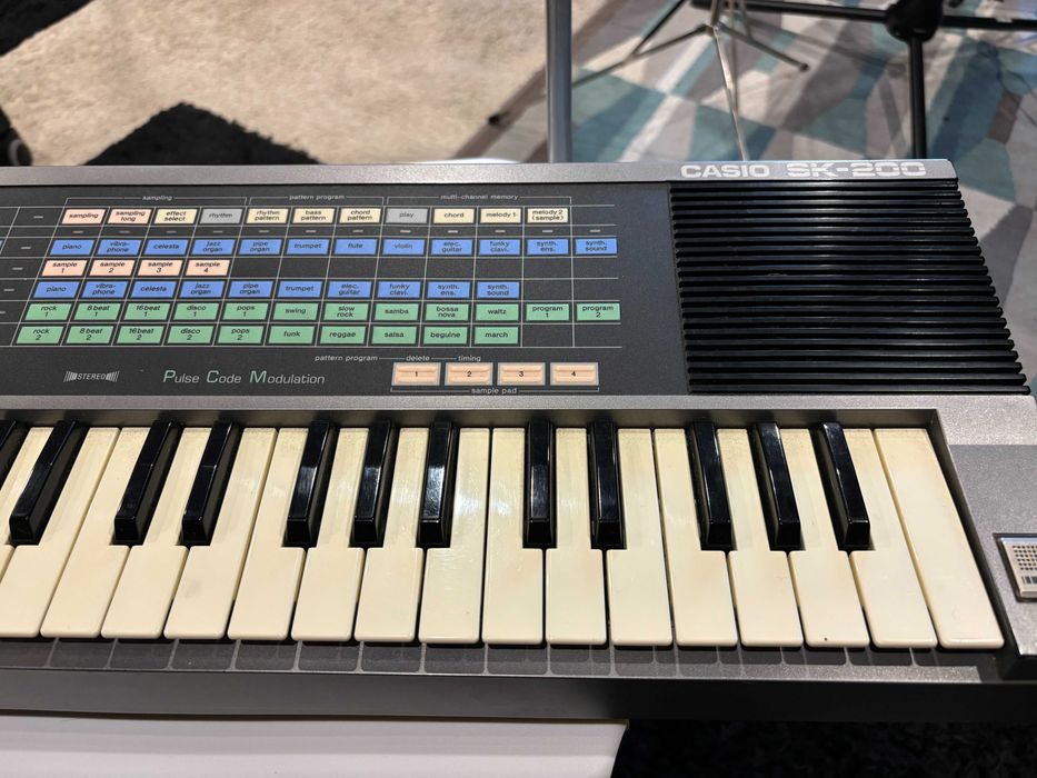 Teclado Sampling Casio SK200 - Raro Alcobaça E Vestiaria • OLX Portugal