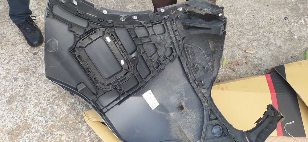 Часть бампера заднего Porsche Cayenne 958 направляющая, кронштейн: 2 ...