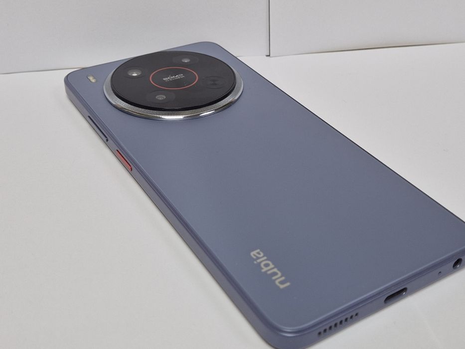 Продам.Мобільний телеіон Nubia V70 Max 6/128GB Gray Nubia V70 Max 6/12 ...