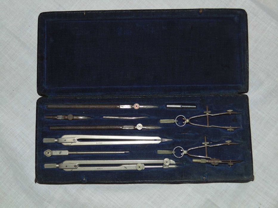 Estojo de Compassos primeira metade do sec.20. Loures • OLX.pt