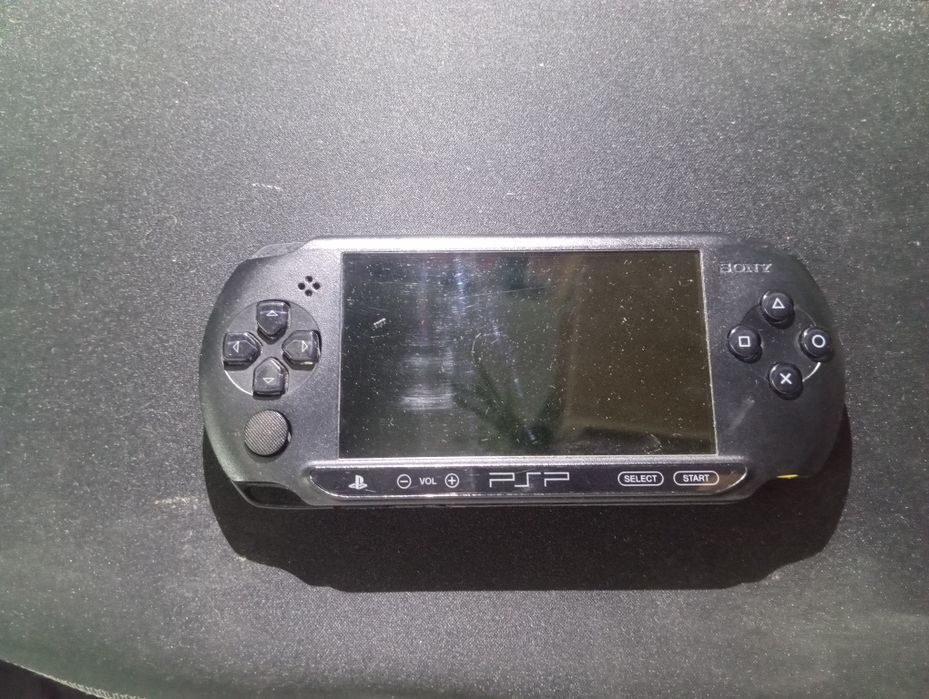 Konsola PSP z kartą pamięć Tczew • OLX.pl