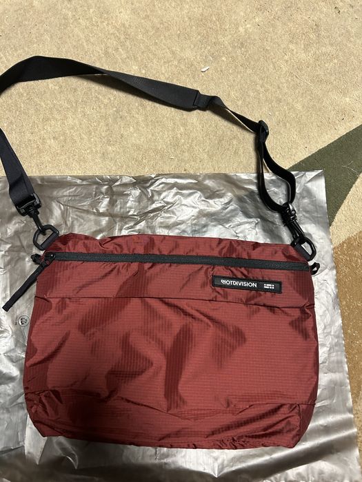 Сумка riot division: 2 000 грн. - Сумки через плече Київ на Olx