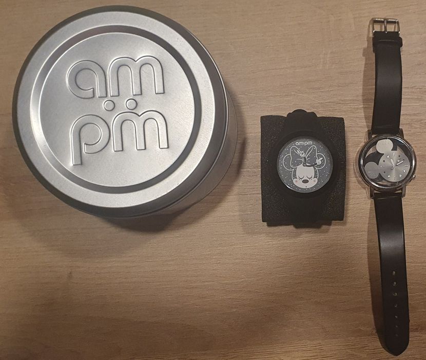 Zegarek z kolekcji Mickey Mouse marki am••pm w pudełku wraz z drugim ...
