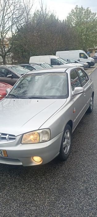 Hiunday Accent 2000 com 135.000 kms Santa Iria De Azoia, São João Da Talha E Bobadela • OLX.pt