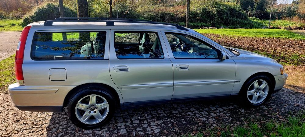 Volvo V70 2.0t 2005 Ermesinde • OLX.pt