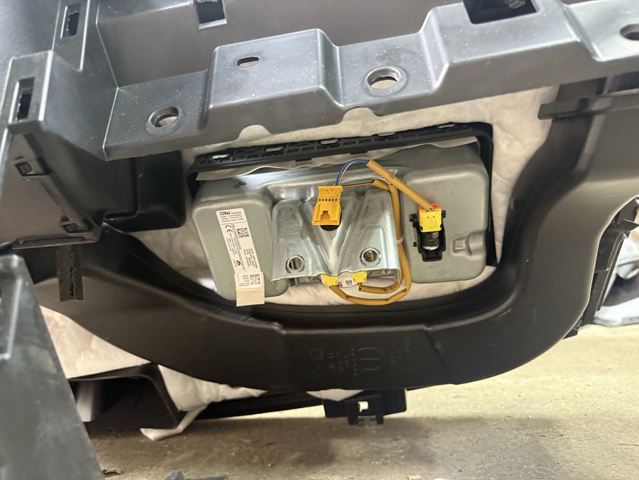 Deska kokpit Oryginał airbag Jeep Renegata 20r Kraków Czyżyny • OLX.pl