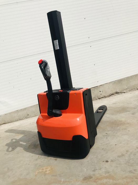 BT / TOYOTA SWE080L paleciak elektryczny z masztem do zaladunków Kalisz ...