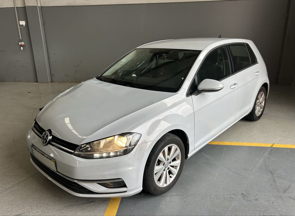 VW Golf 1.6 TDI Confortline de 2018 Calvaria de Cima • OLX.pt