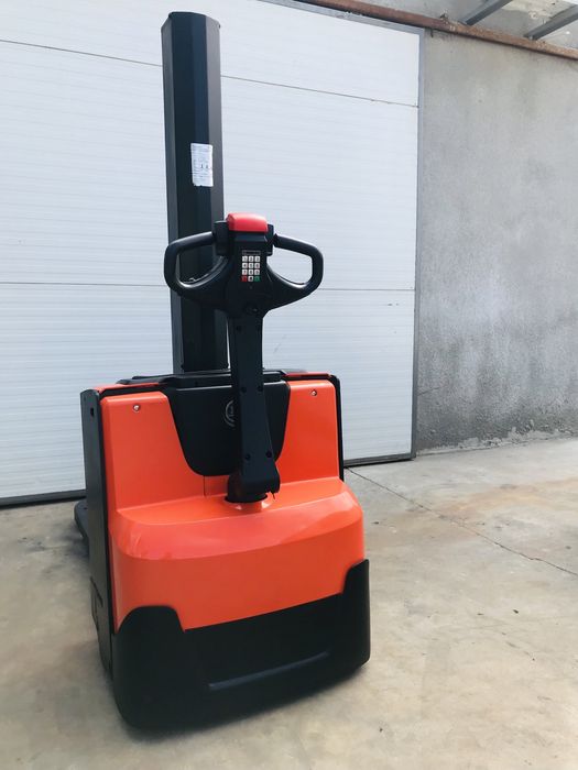 BT / TOYOTA SWE080L paleciak elektryczny z masztem do zaladunków Kalisz ...