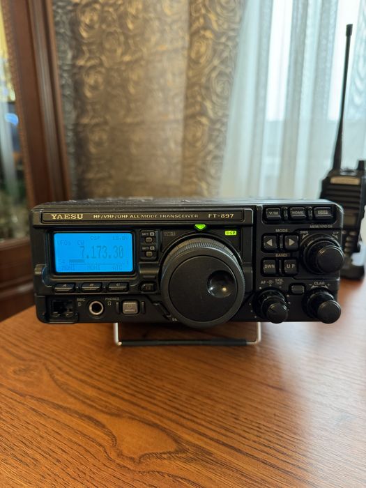 Yaesu ft897 трансивер: 27 000 грн. - Радіоприймачі Чернівці на Olx