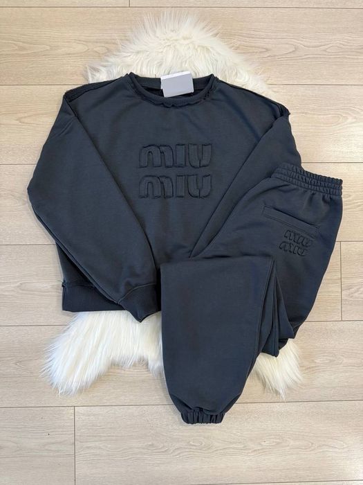Женский весенний спортивный костюм в стиле Miu Miu 2 650 грн Костюми з брюками Кременчук на Olx