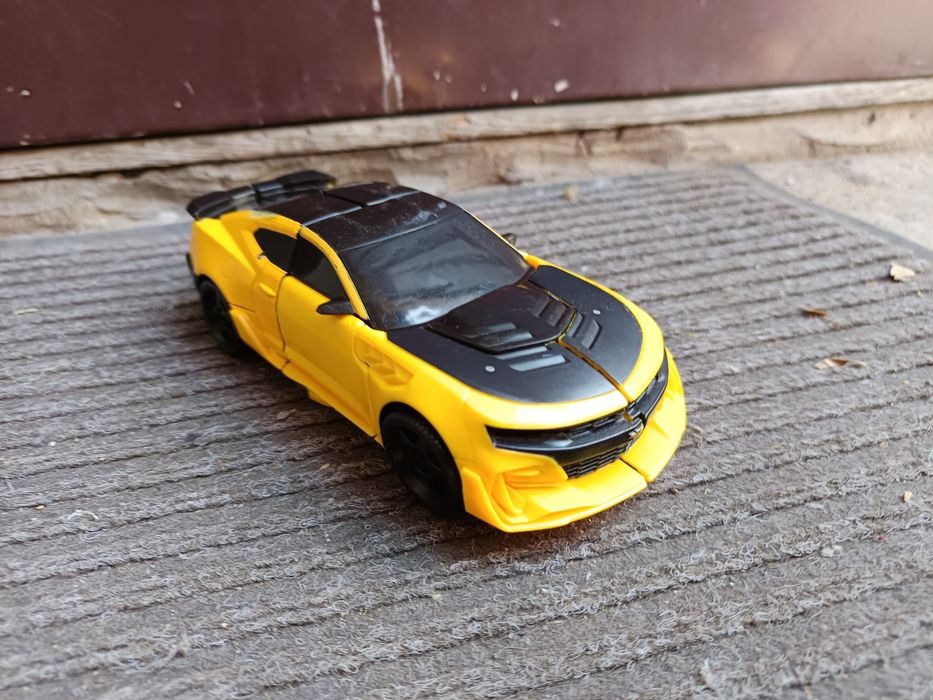 Hasbro Transformers Bumblebee Figure C1319 Last Knight Action Figure C ...