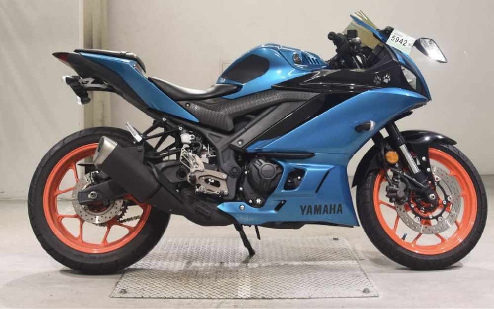 Японський мотоцикл Yamaha YZF-R25A 2021 рік: 3 900 $ - Мотоцикли Сновськ на Olx