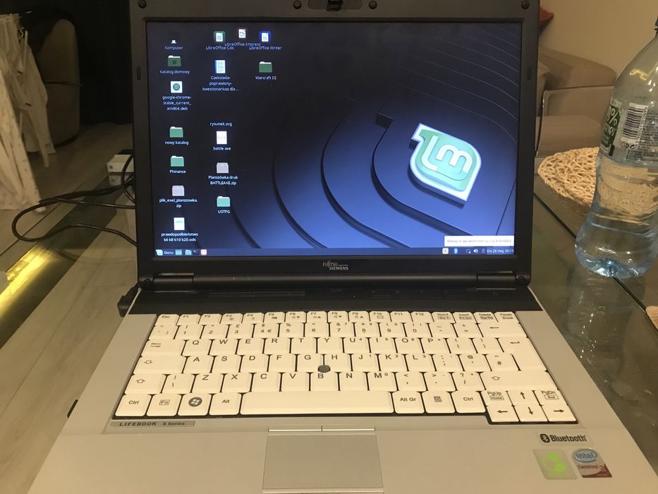 Laptop linux używany 2GB ramu, 512GB paięci, 2x2,4GHz Siemens Gdynia ...