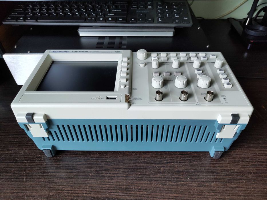 Цифровой осциллограф Tektronix TDS1002B - как новый!: 400 $ - Другое ...