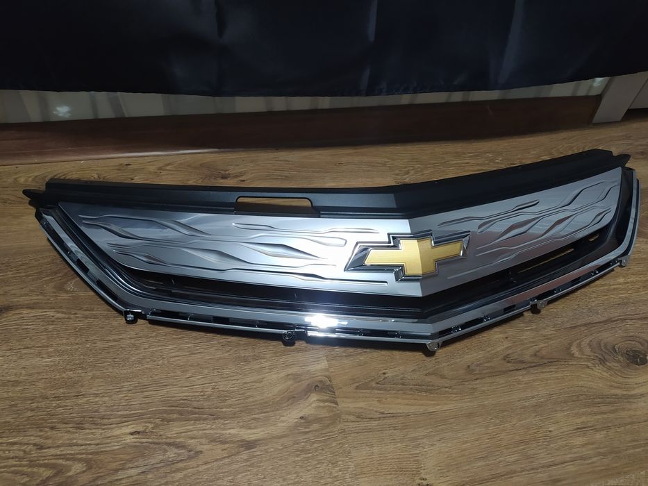 Сhevrolet Volt 16-19 решітка радіатора гриль 23289638 84036277 радар ...