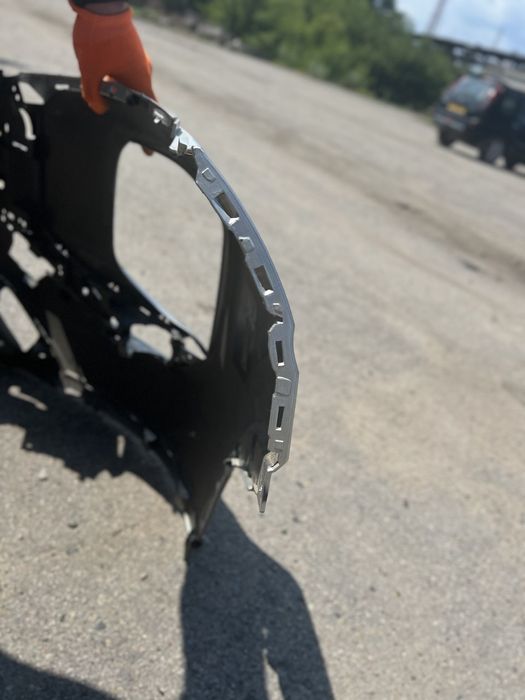 Права частина бамперу outlander 4 2022року бампер половина Mitsubishi ...