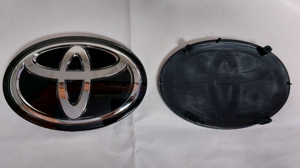 Эмблема значок на решётку Тойота Toyota под дистроник 53141-33130: 4 ...