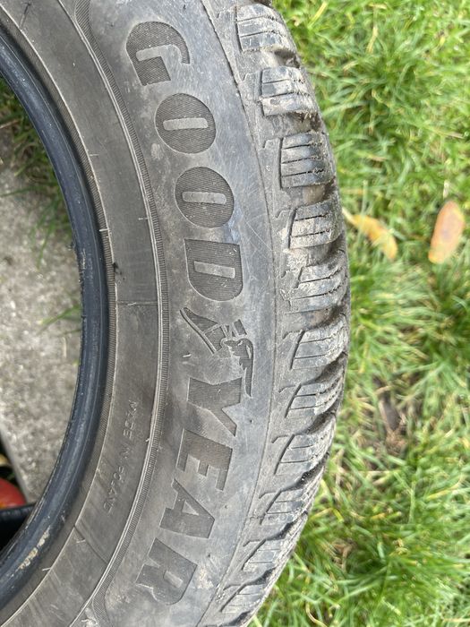 Продам зимову гуму goodyear: 500 грн. - Автошини Здолбунів на Olx