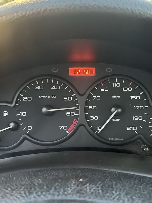 Peugeot 206 1.1 (221.000km) ano - 2000 Almancil • OLX.pt