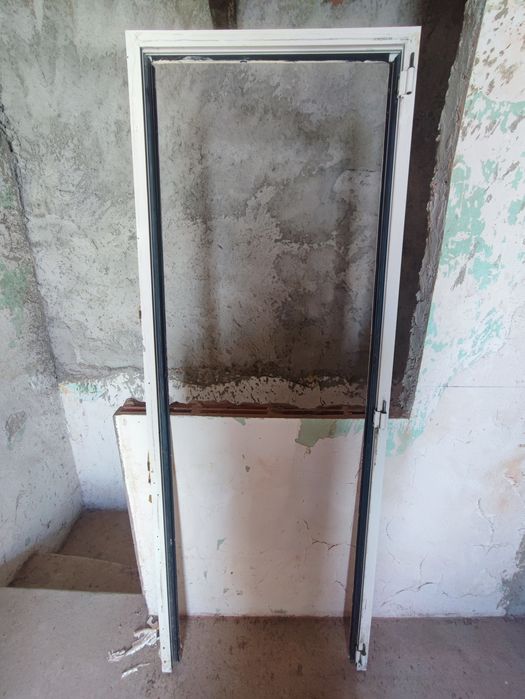 Porta alumínio 190x80cm com aro Torres Vedras (São Pedro, Santiago ...