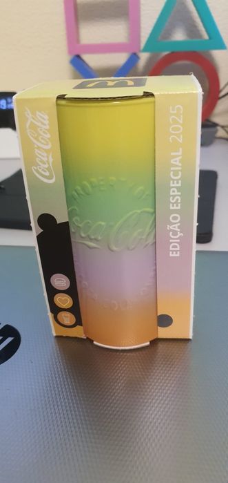 Copo especial da coca cola Completamente novo ainda na embalagem. Amora ...