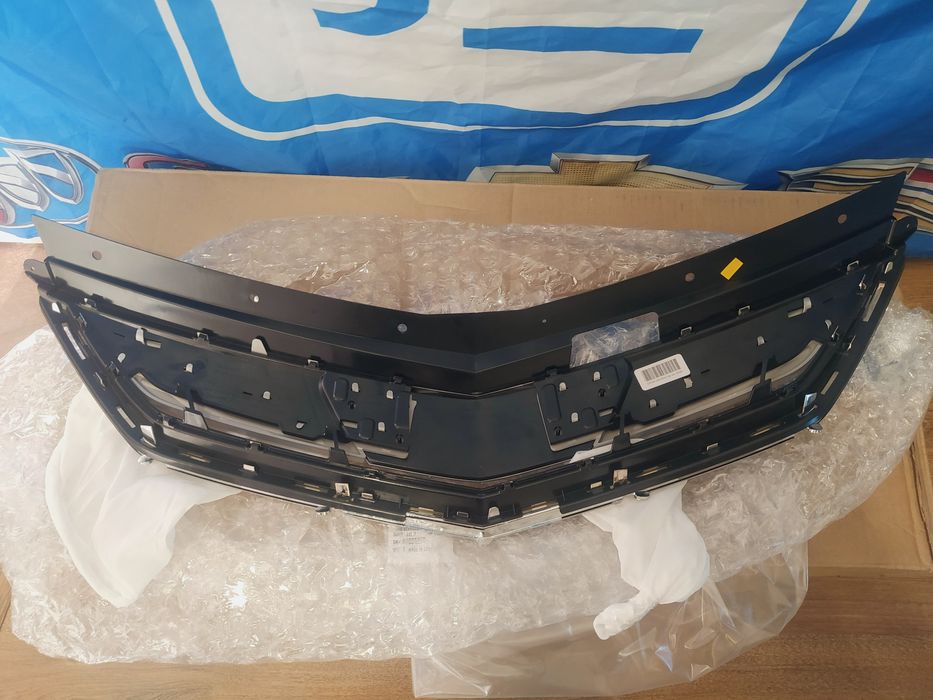 Сhevrolet Volt 16-19 решітка радіатора гриль 23289638 84036277 радар ...