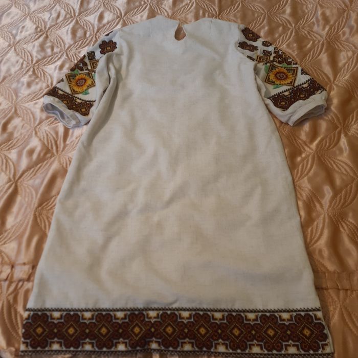 Продам жіночу вишиту сукню 1 100 грн Сорочки та блузки вишиванки Глобине на Olx