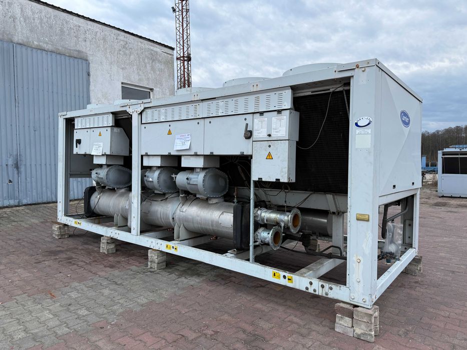 Agregat wody lodowej chiller Carrier 30GX 227 o wydajności 818 kW ...