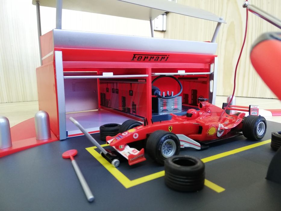 Pit Lane F1 Ferrari Campanhã • OLX Portugal