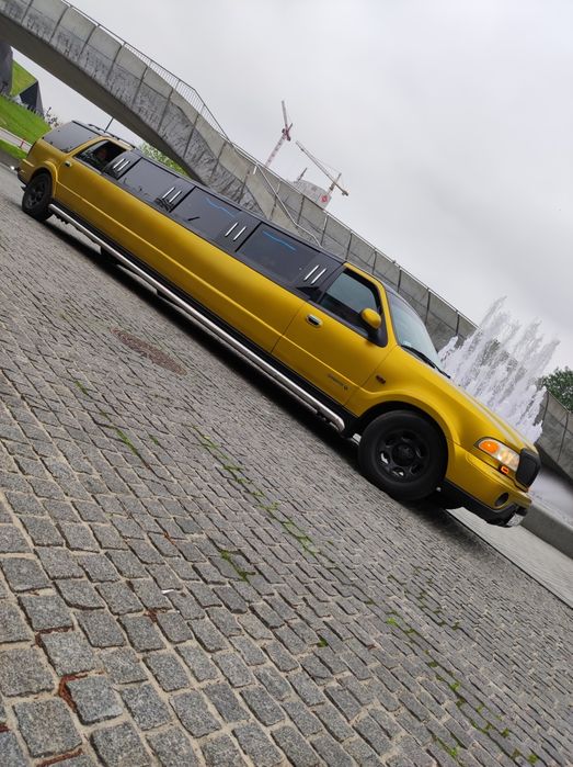 Wynajem Limuzyn/ jedyne limuzyny na Śląsku złota i różowa/ limuzyna ...