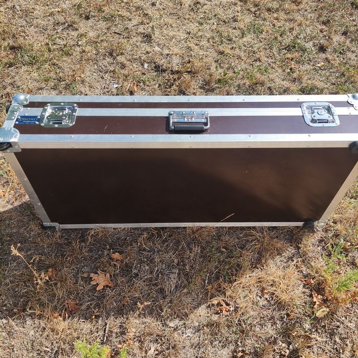 Универсальный алюминевый кейс для инструмента или спортивного инвентар ...