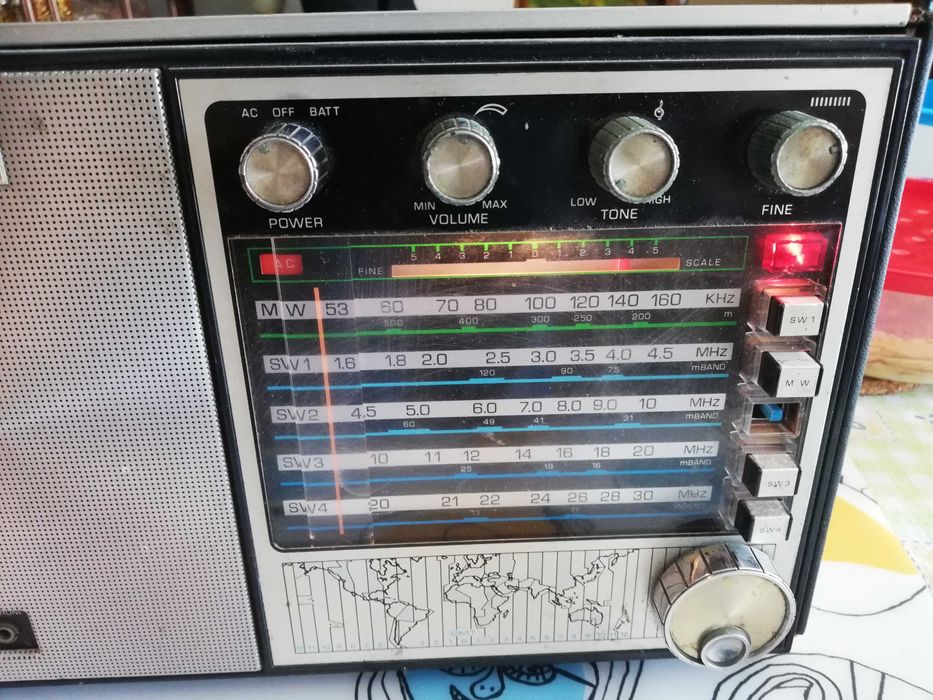 Radio Antigo 1965 Silver Modelo 5S 626 Made in Japan Porto • OLX Portugal