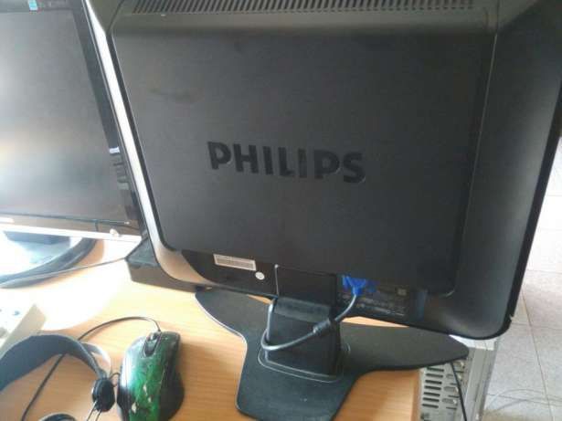 Monitor LCD Philips 170c (17 polegadas) Venteira • OLX.pt