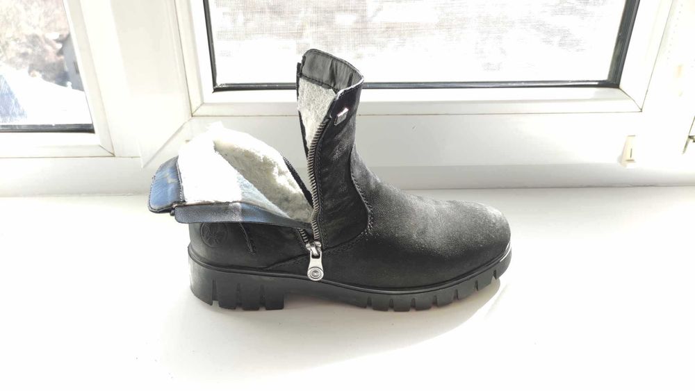 Зимові чоботи Rieker жіночі б/у: 400 грн. - Інше Черкаси на Olx