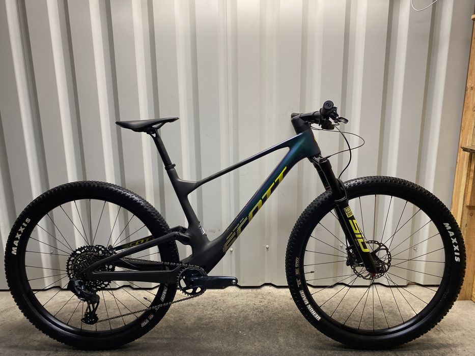 Стан нового Двухпідвіс Scott Spark RC Team Issue Carbon GX AXS 2022: 2 550 € - Велосипеди ...