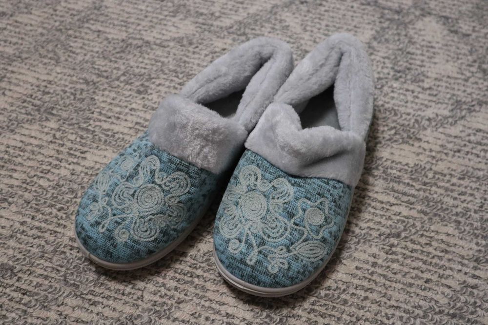 Теплі тапочки Dagostyle 23 5 см капці утеплені женские зимние тапки 450 грн Домашні капці