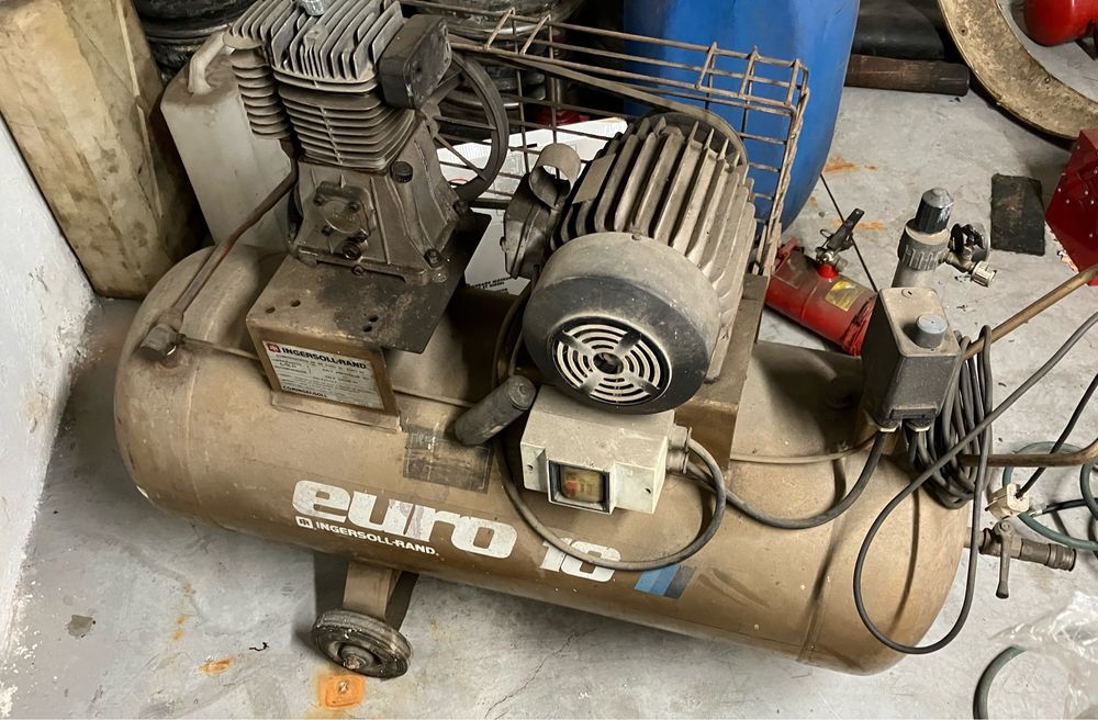 Compressor monofasico 380L Braga (Maximinos, Sé E Cividade) • OLX Portugal