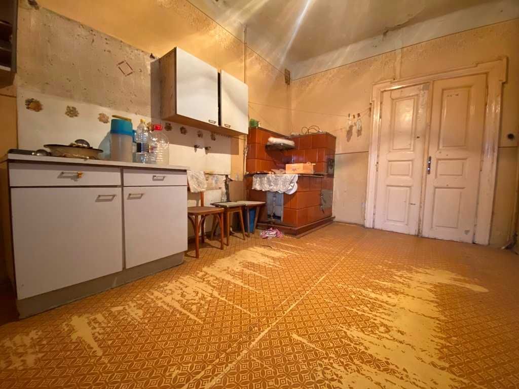 Продаж будинку у центральній частині міста 41 900 Продаж будинків